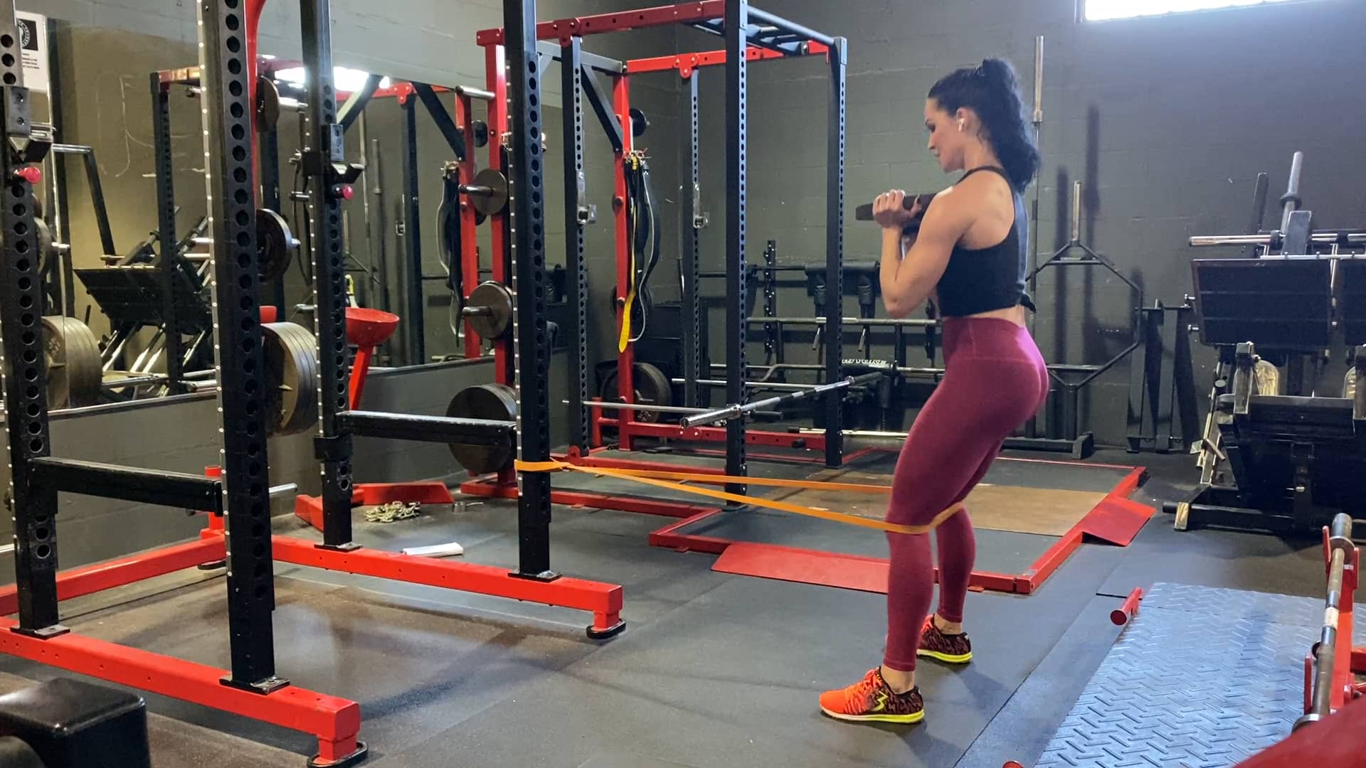 Weighted Spanish Squats on Vimeo