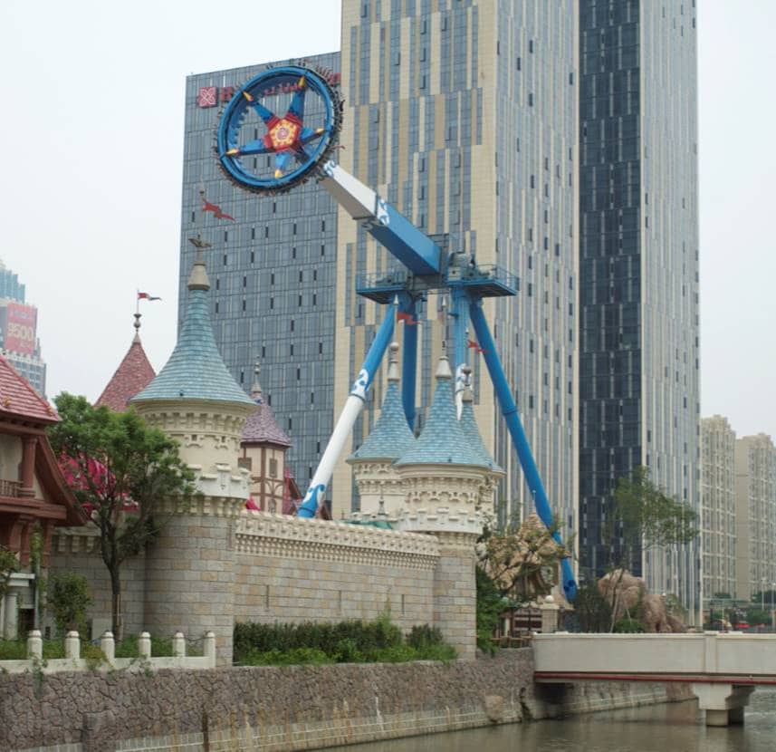 HUSS - Giant Frisbee - Romon U-Park - Ningbo, China on Vimeo