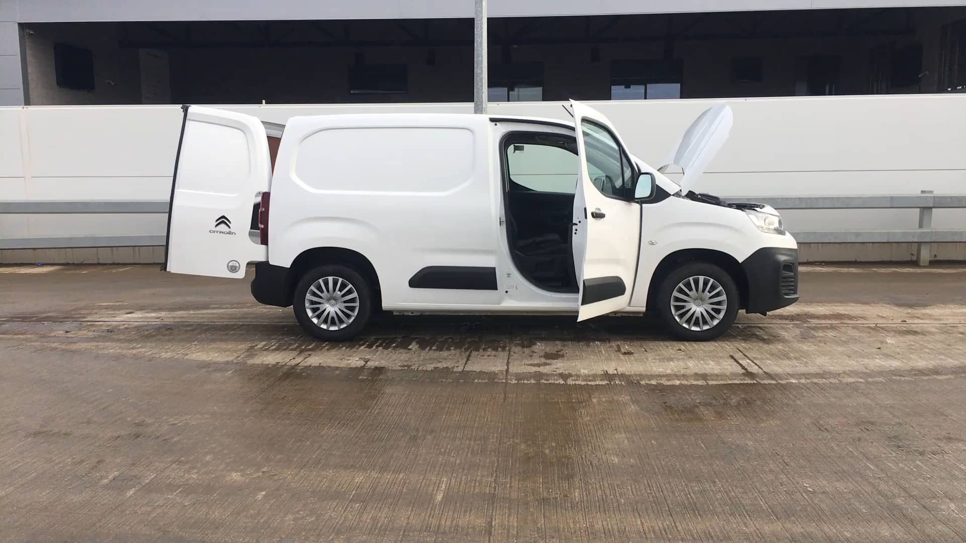 Citreon Berlingo 5 Speed Van, Side Door, A/C - Leeds April 21 on Vimeo