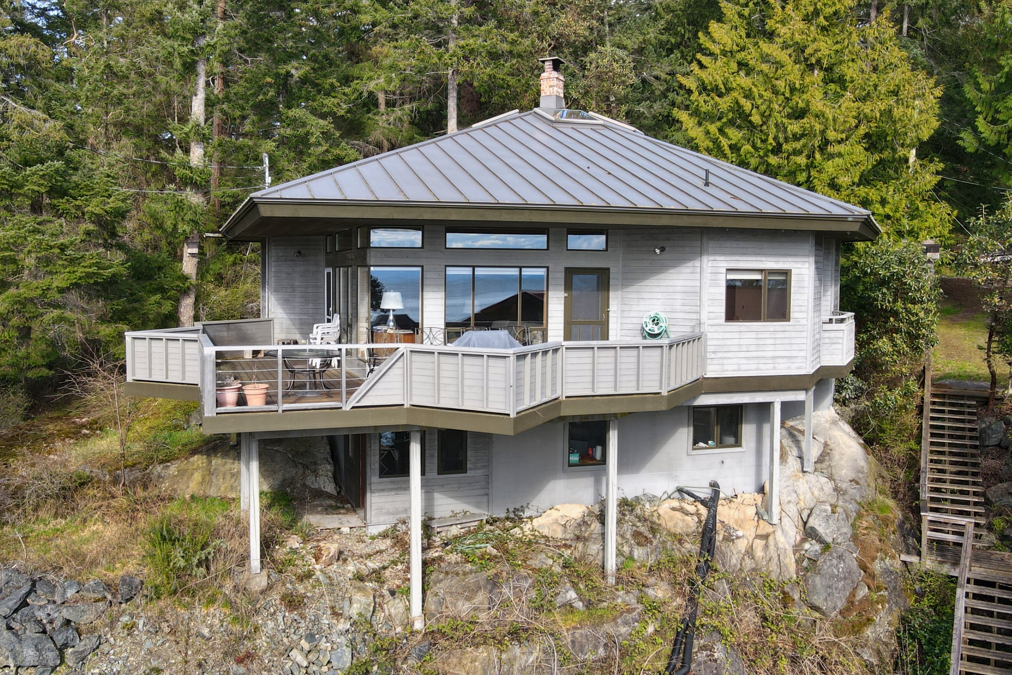 8665 Redrooffs Road on Vimeo