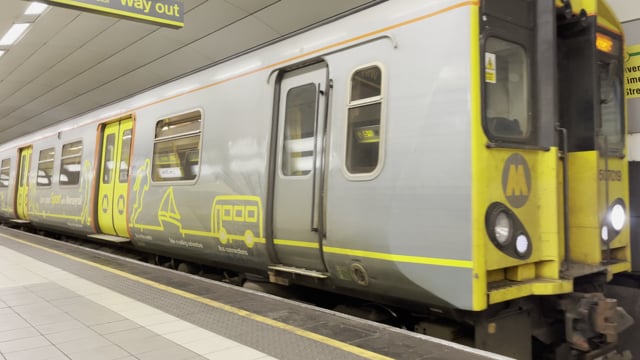 Railway Train Liverpool - Free video on Pixabay