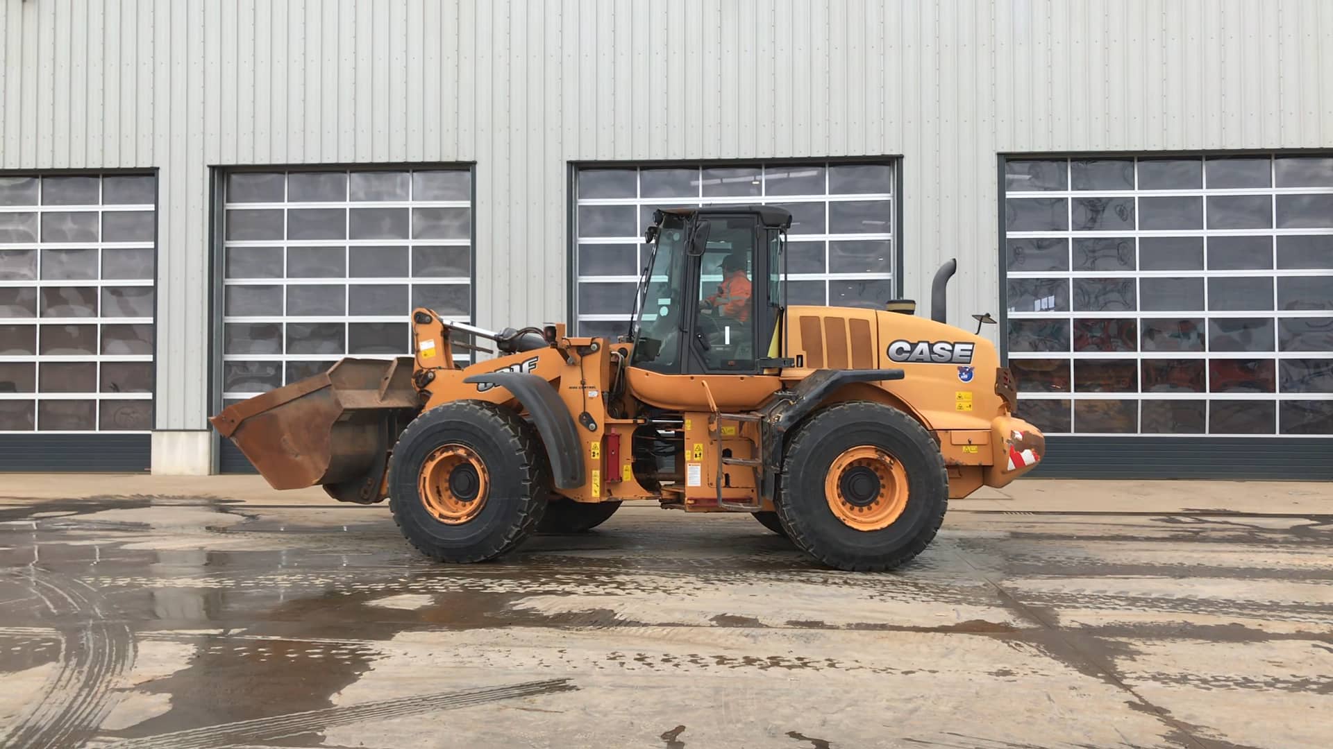 Case 821F Wheeled Loader, WLI, Autolube, Reverse Camera, A/C - Leeds ...