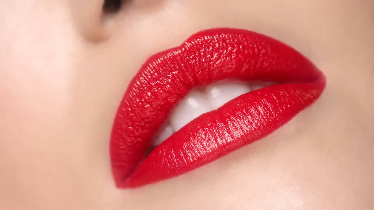 Revlon - Super Lustrous Lipstick Commercial with Gwen Stefani (2017) on ...