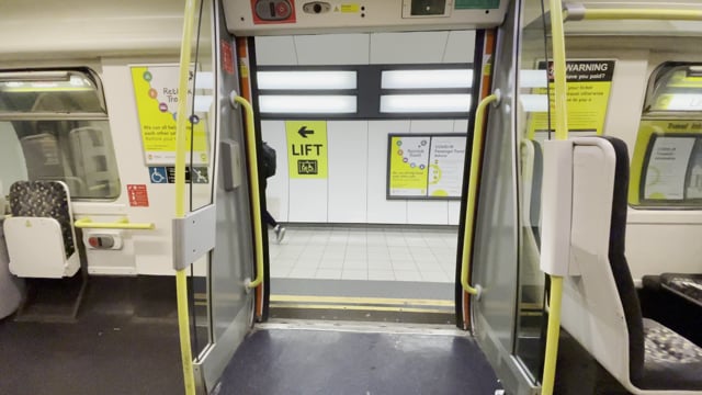 Train, Doors, Closing. Free Stock Video - Pixabay