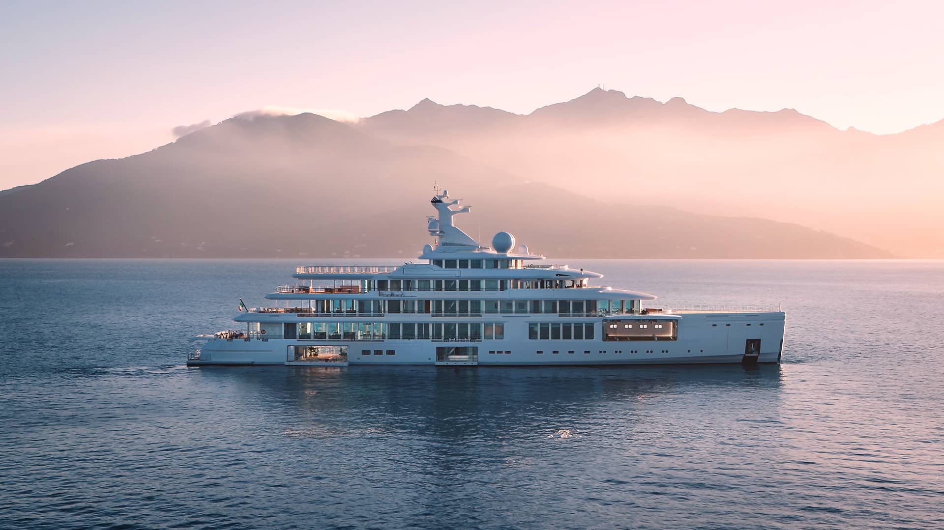 Benetti FB272 M/Y LUMINOSITY - 107.6m - The Superyacht of the 21st ...