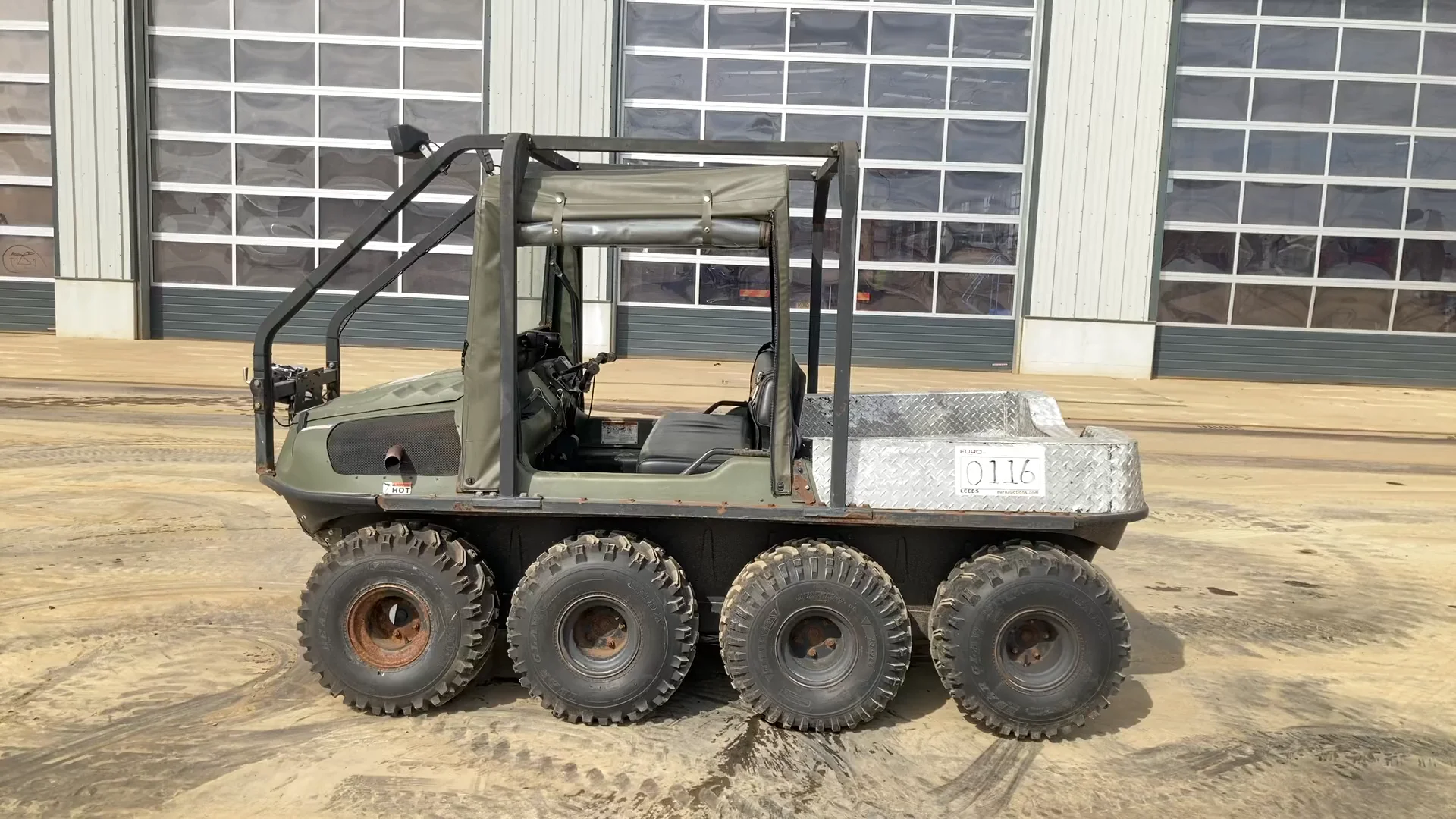 LOT # 0116 -- Argocat Avenger