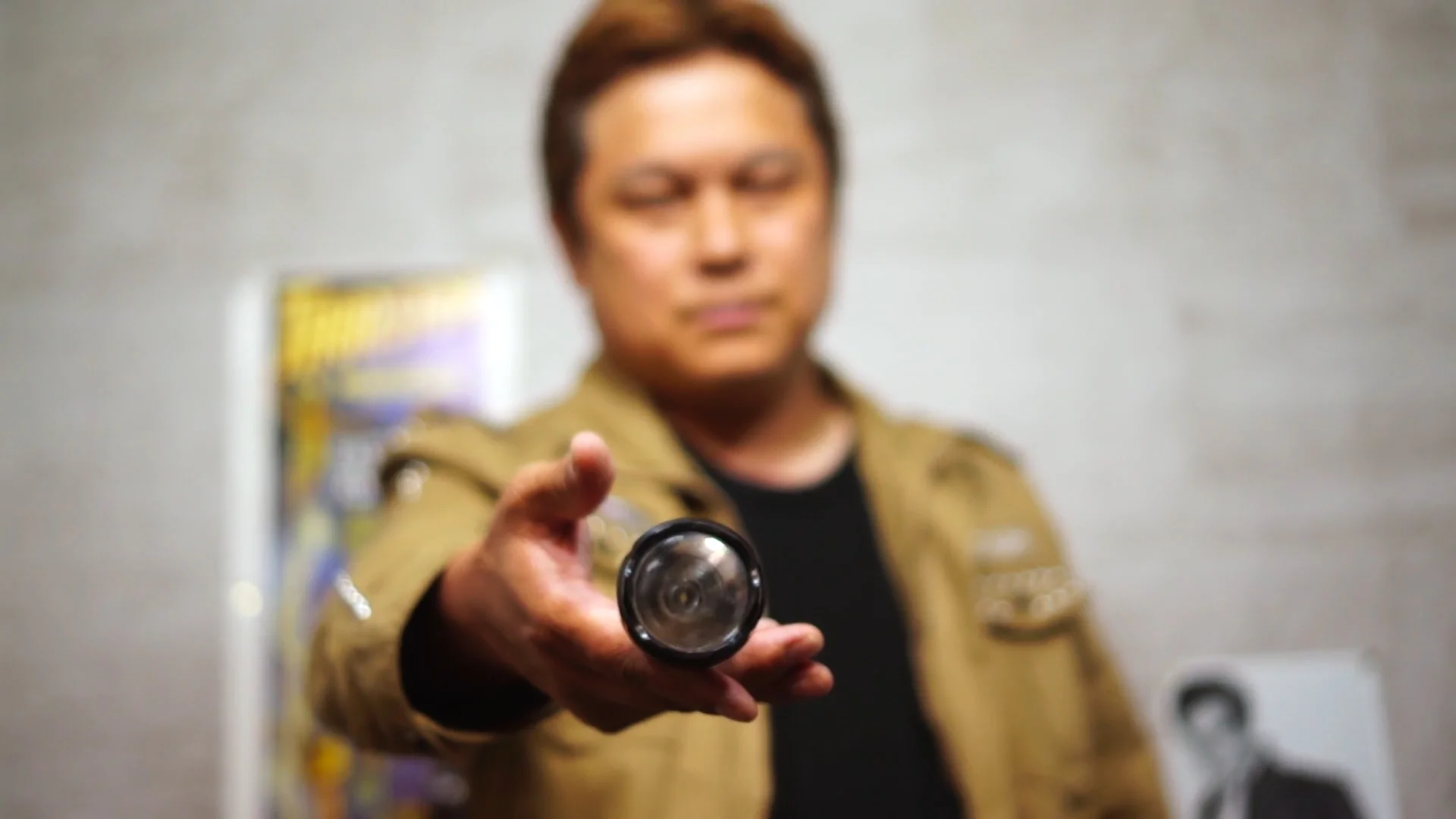 Magic Flashlight (2pk) by Tejinaya Magic - Trick on Vimeo