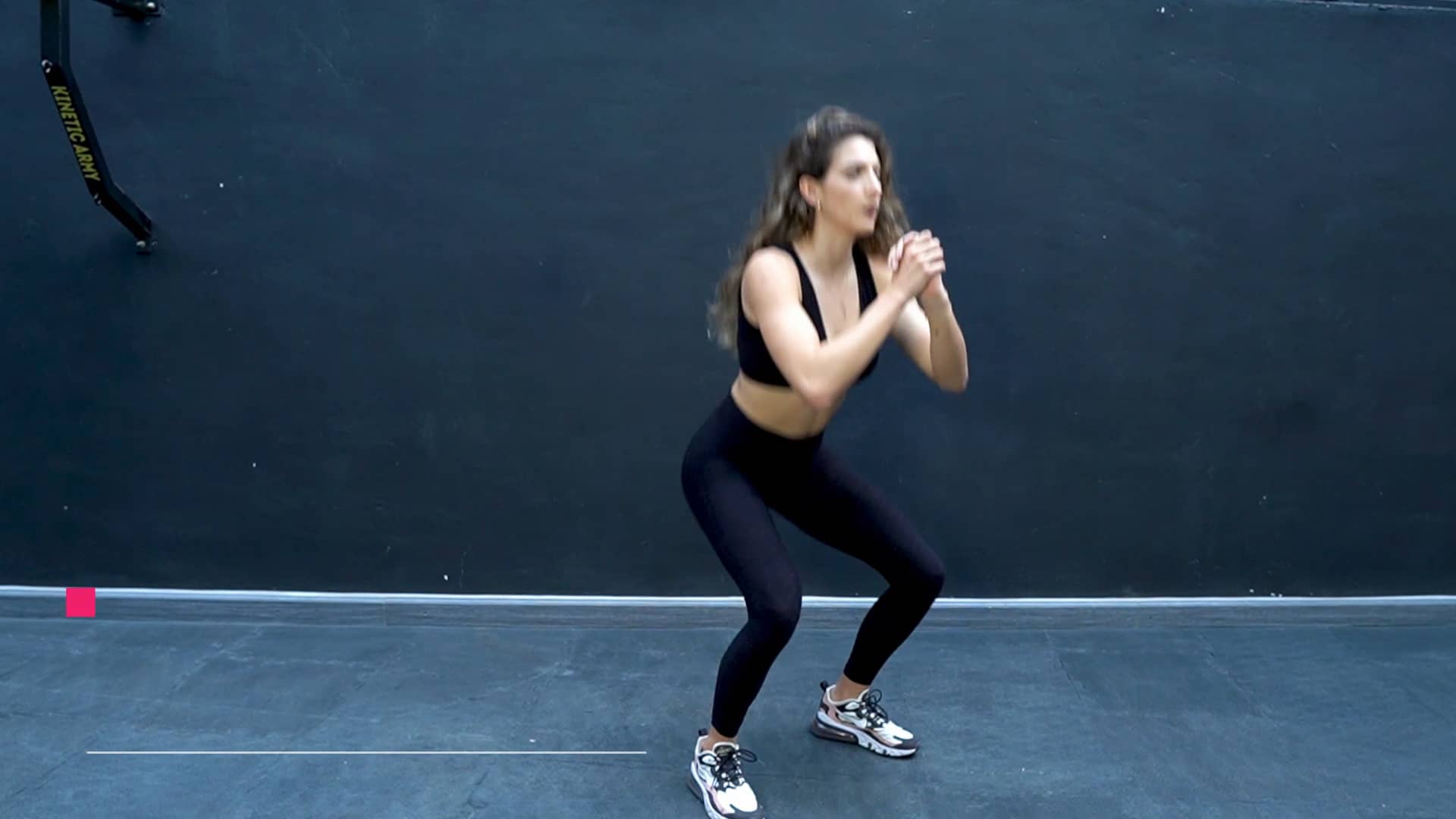 Sentadilla con brinco y giro on Vimeo