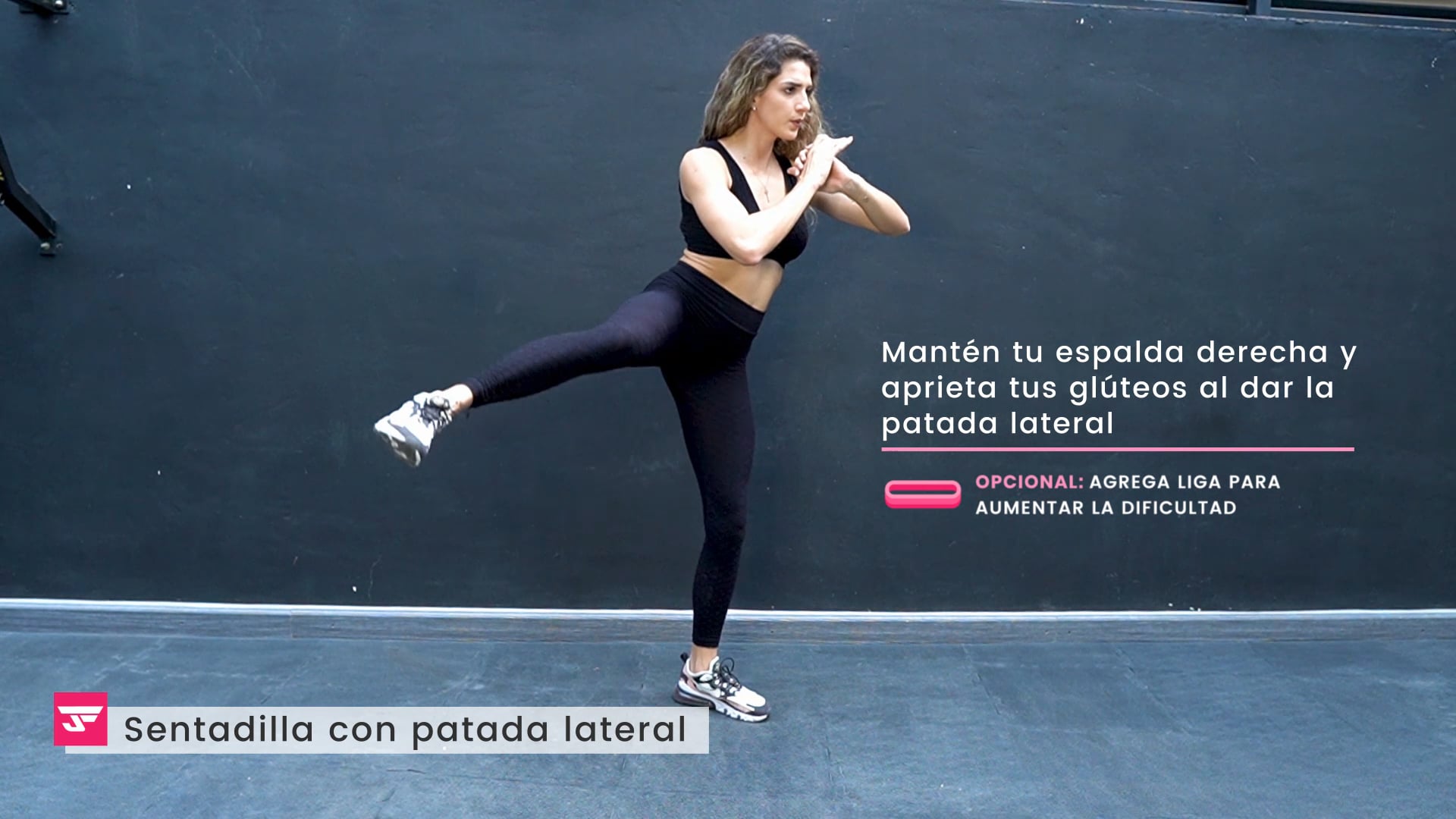 Sentadilla con patada lateral on Vimeo