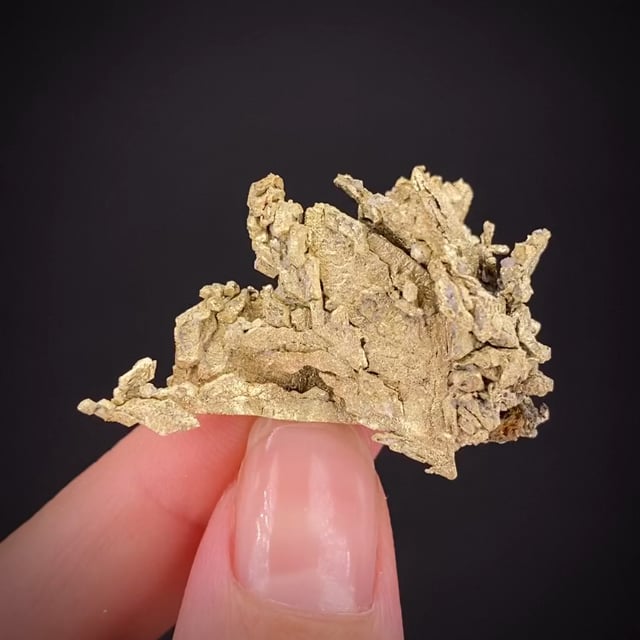 Gold - V21-1094 - Round Mountain - Nevada Mineral Specimen