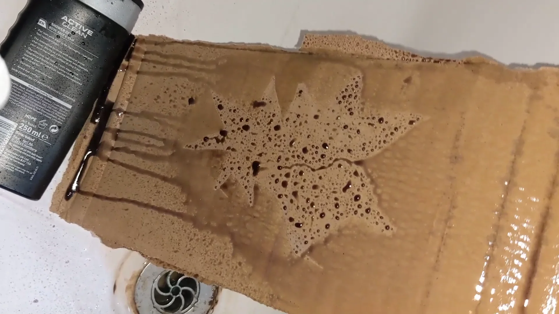 Hydrophobic cardboard on Vimeo