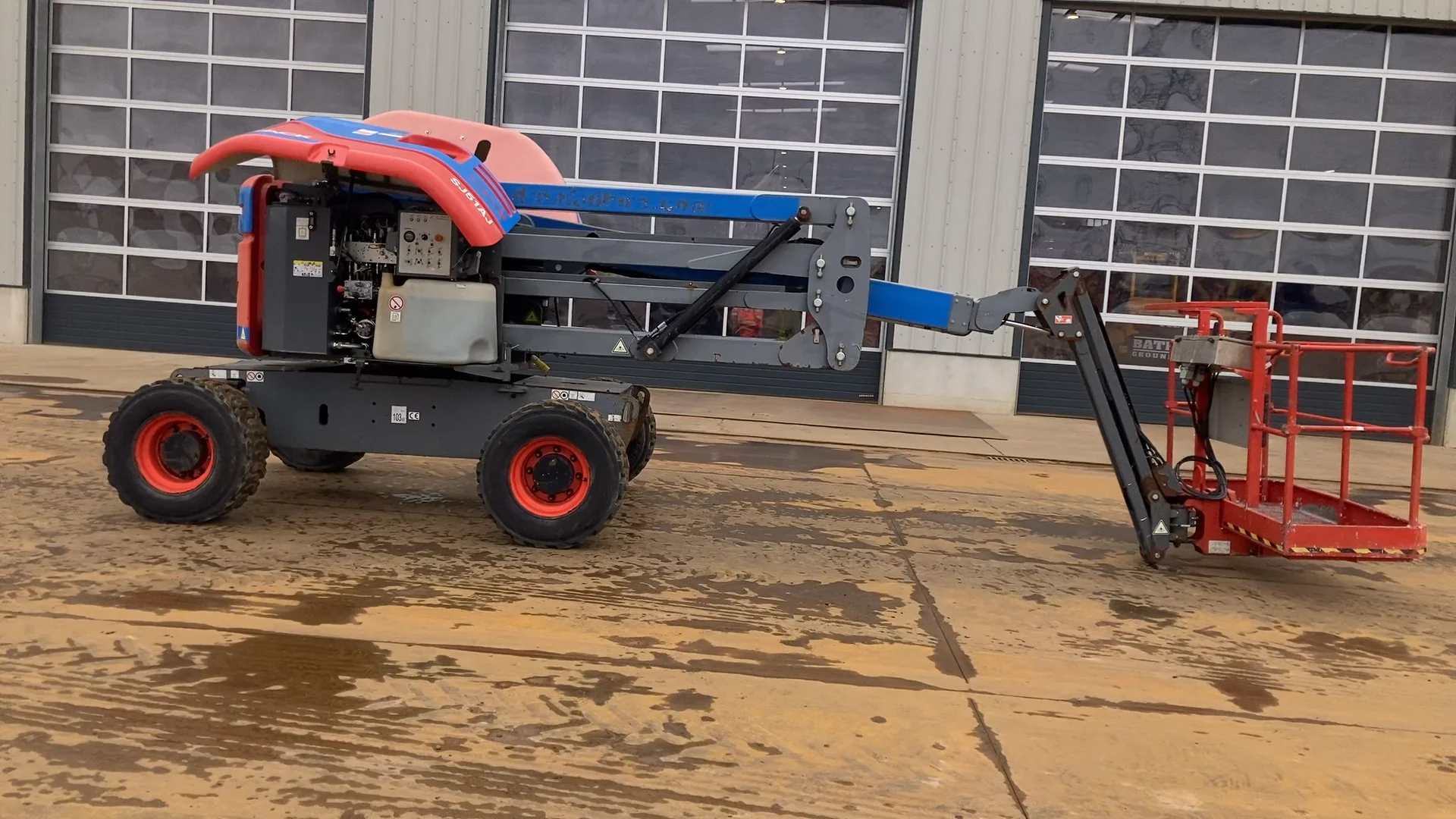 Skyjack SJ51AJ Wheeled Articulated Boom Lift Access Platform - Leeds ...