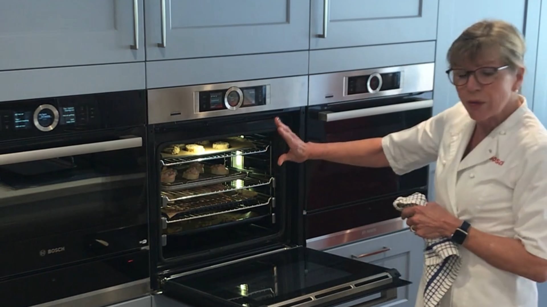 Cooking with Caroline: 4D Hot Air cooking sweet & savoury together on Vimeo