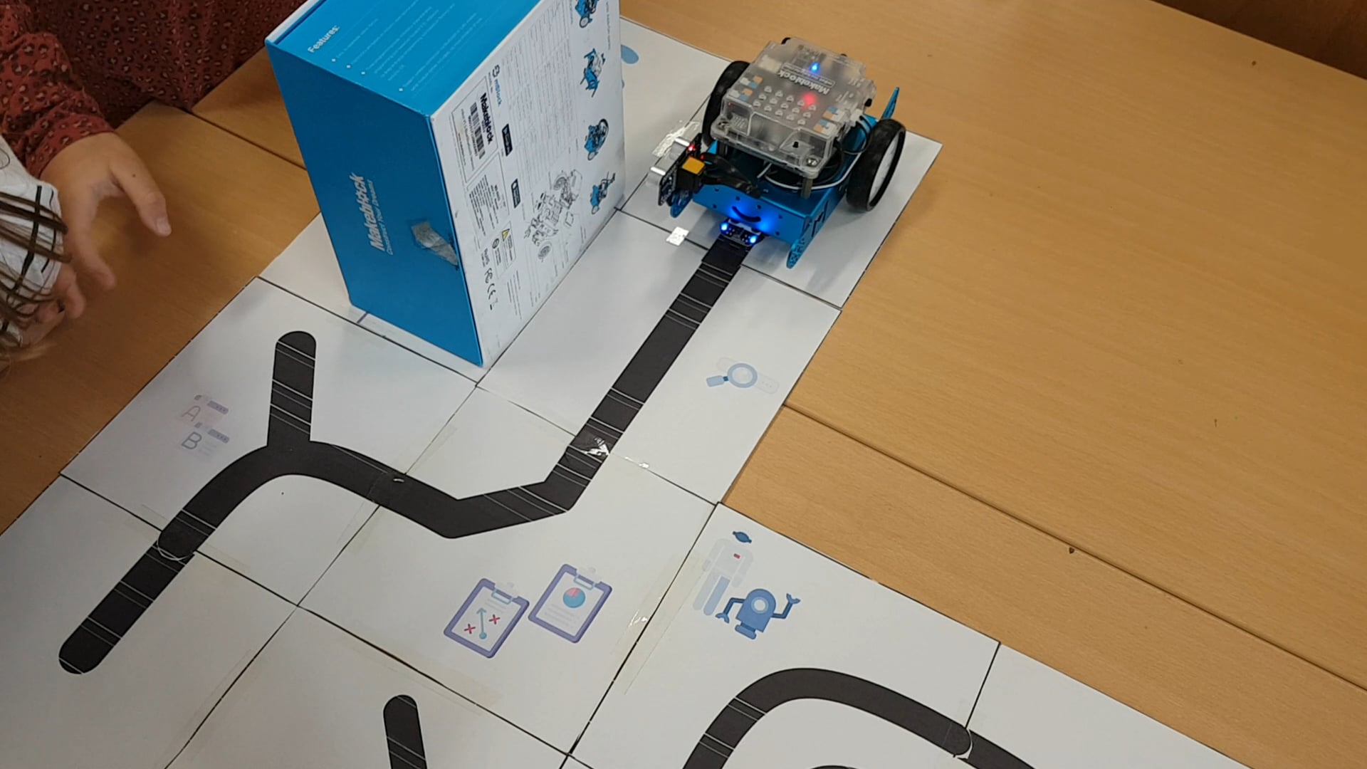 Croatian Makers liga 2020.2021., 3. kolo - OŠ Hugo Kon - m7058 on Vimeo