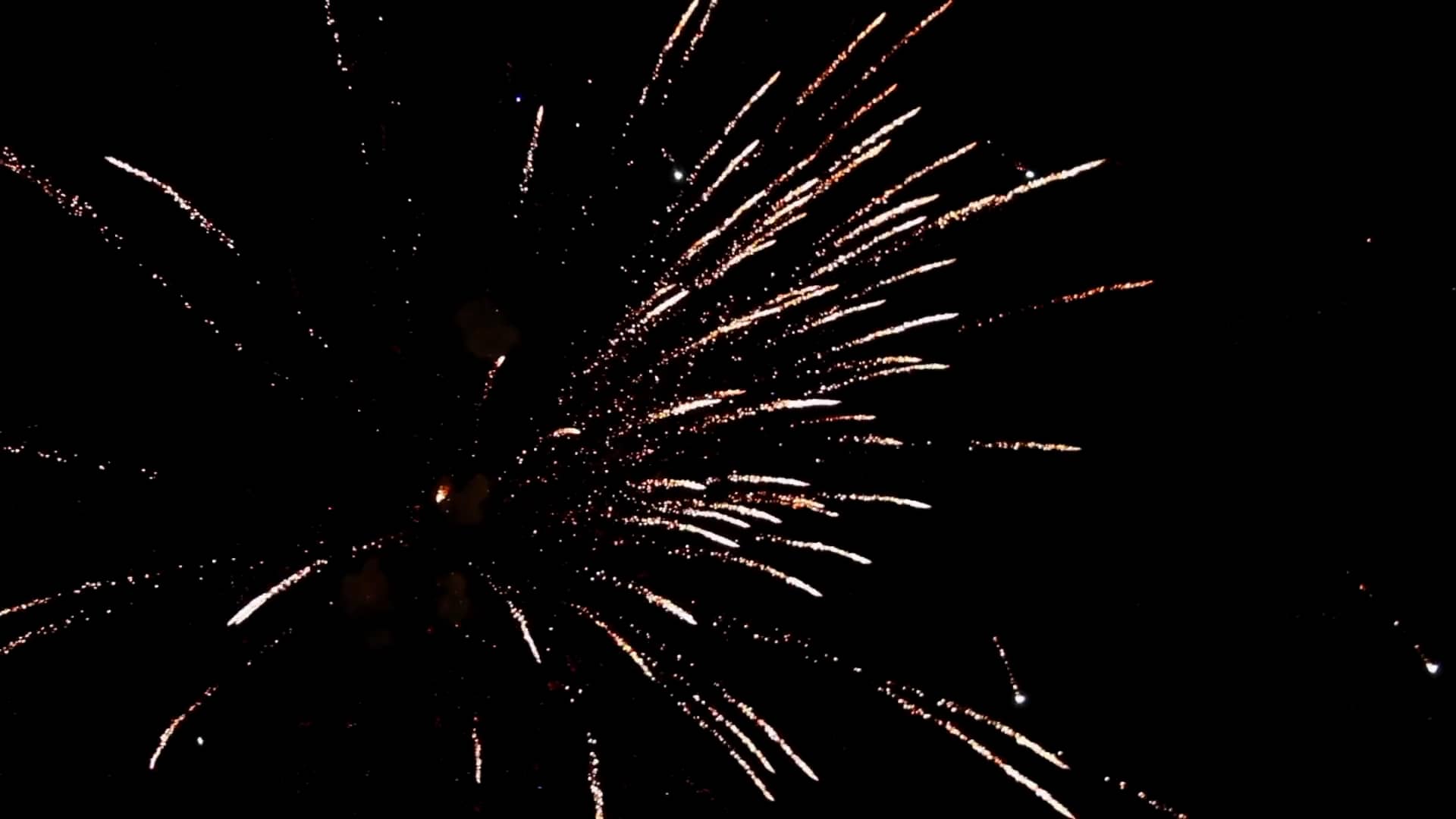 1.3G War Hawk Rocket Pack by Bright Star Fireworks on Vimeo