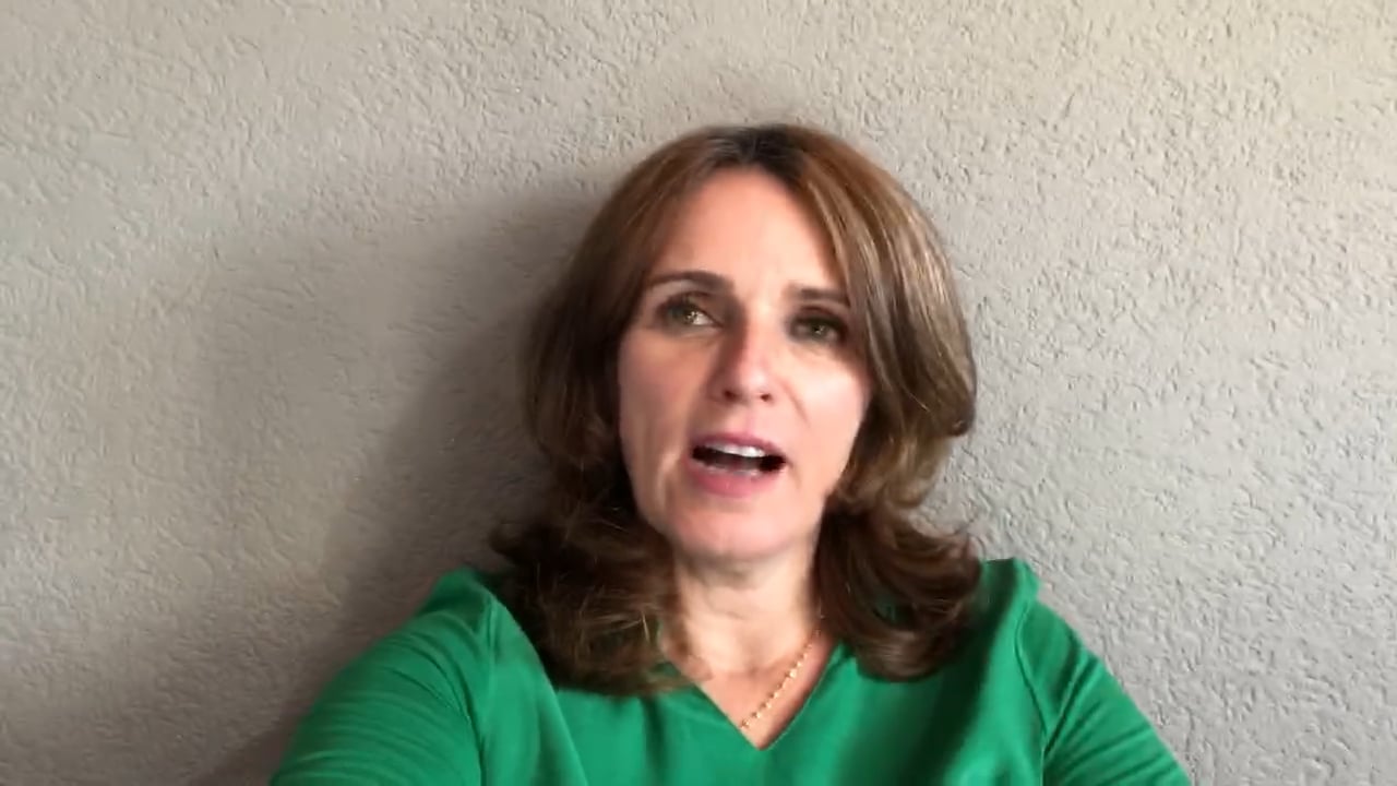 Géraldine C. tutor video introduction on Preply on Vimeo