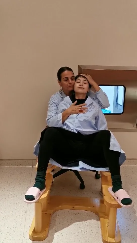 LIVE CHENGDU MIDWIFE BIRTH STOOL on Vimeo