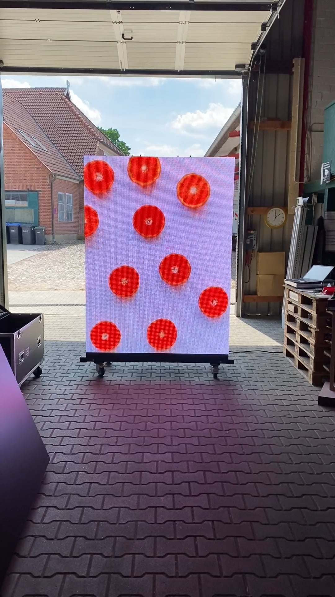 LED WALL Test ClemenOrange KW 35-37_2021 on Vimeo