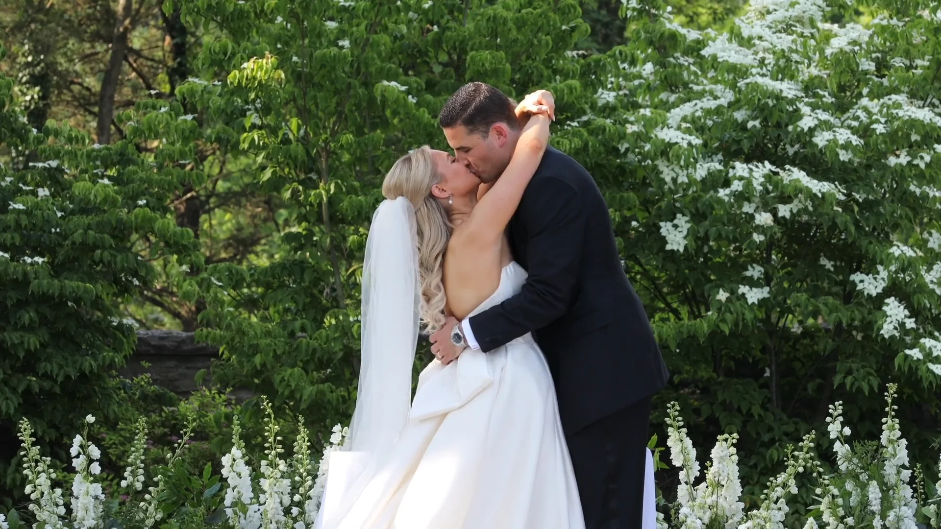 Hannah + Brian [TRAILER].mov on Vimeo