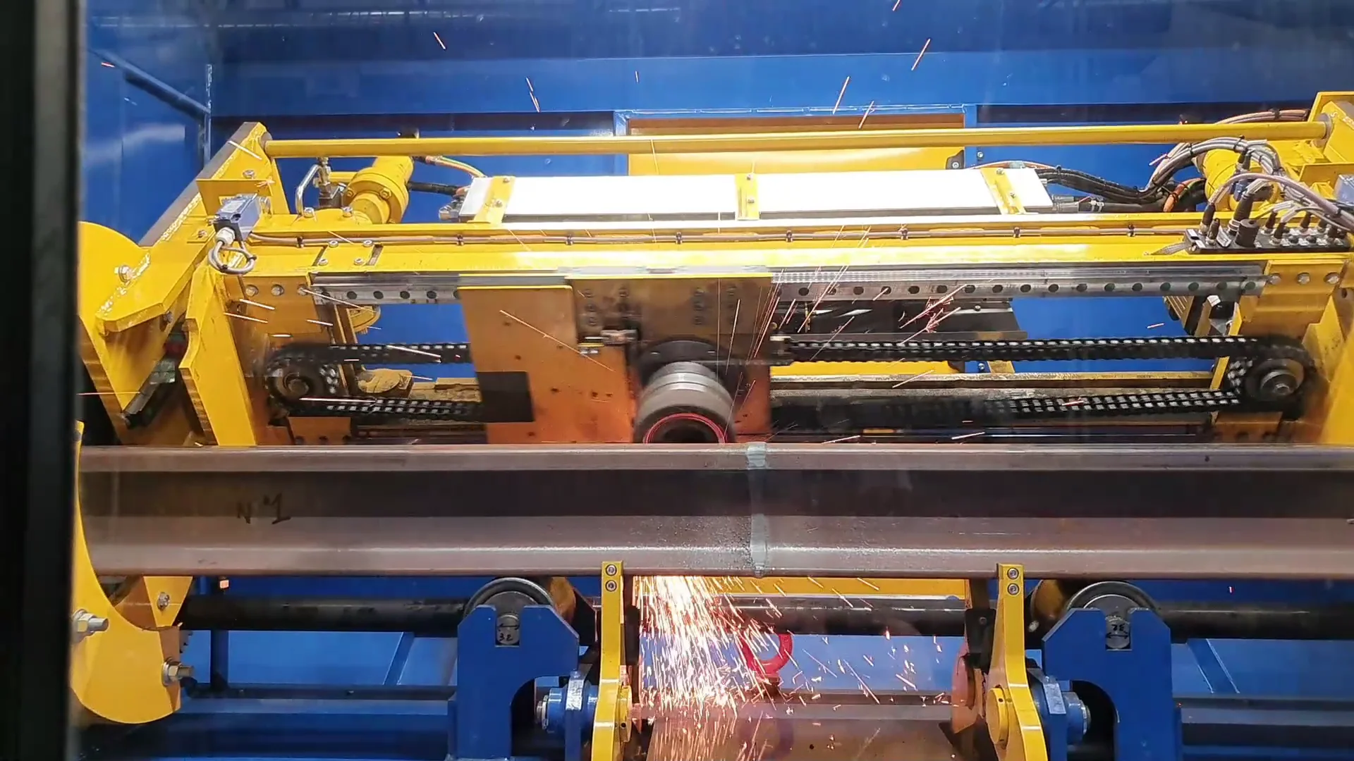 MAS 150 E - Automatic rail weld grinding machine | Geismar on Vimeo