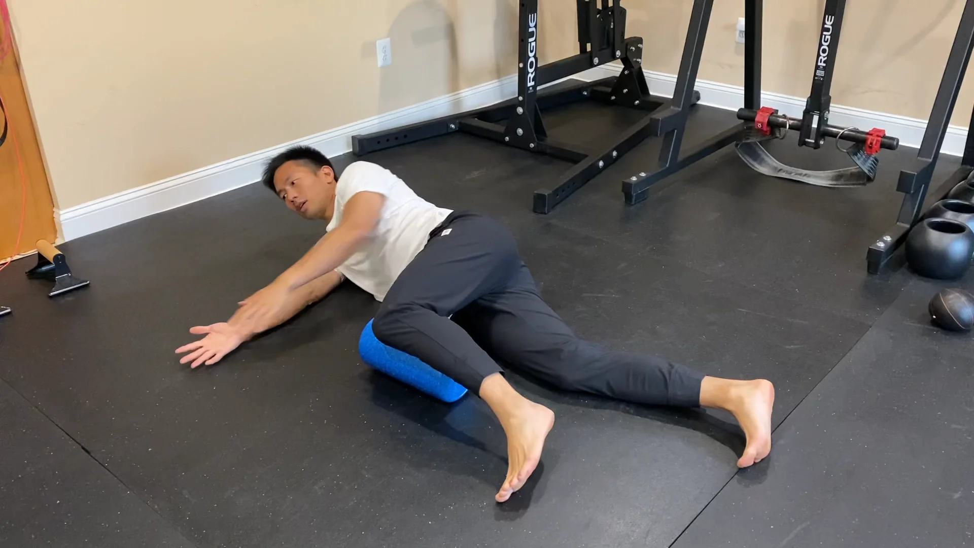 Side Lying Thoracic Rotation on Vimeo