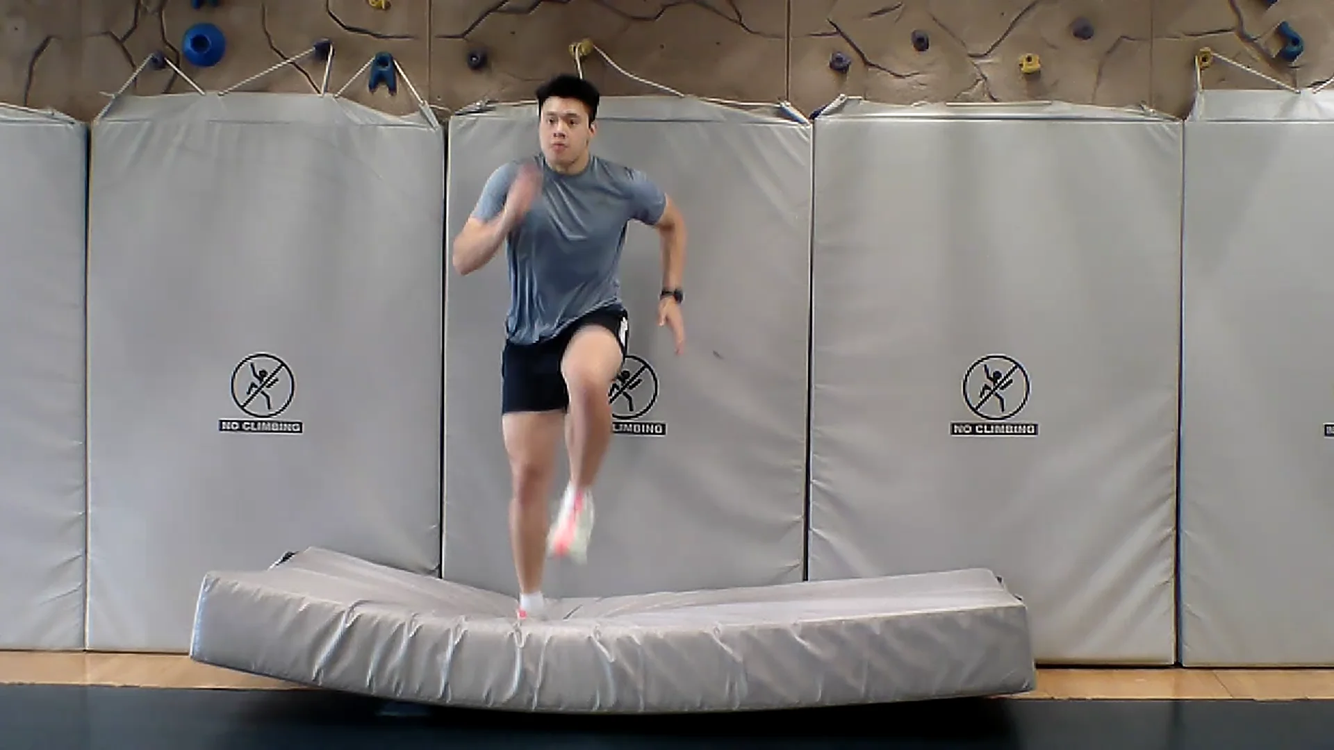 Stationary Run on Sprint MAT