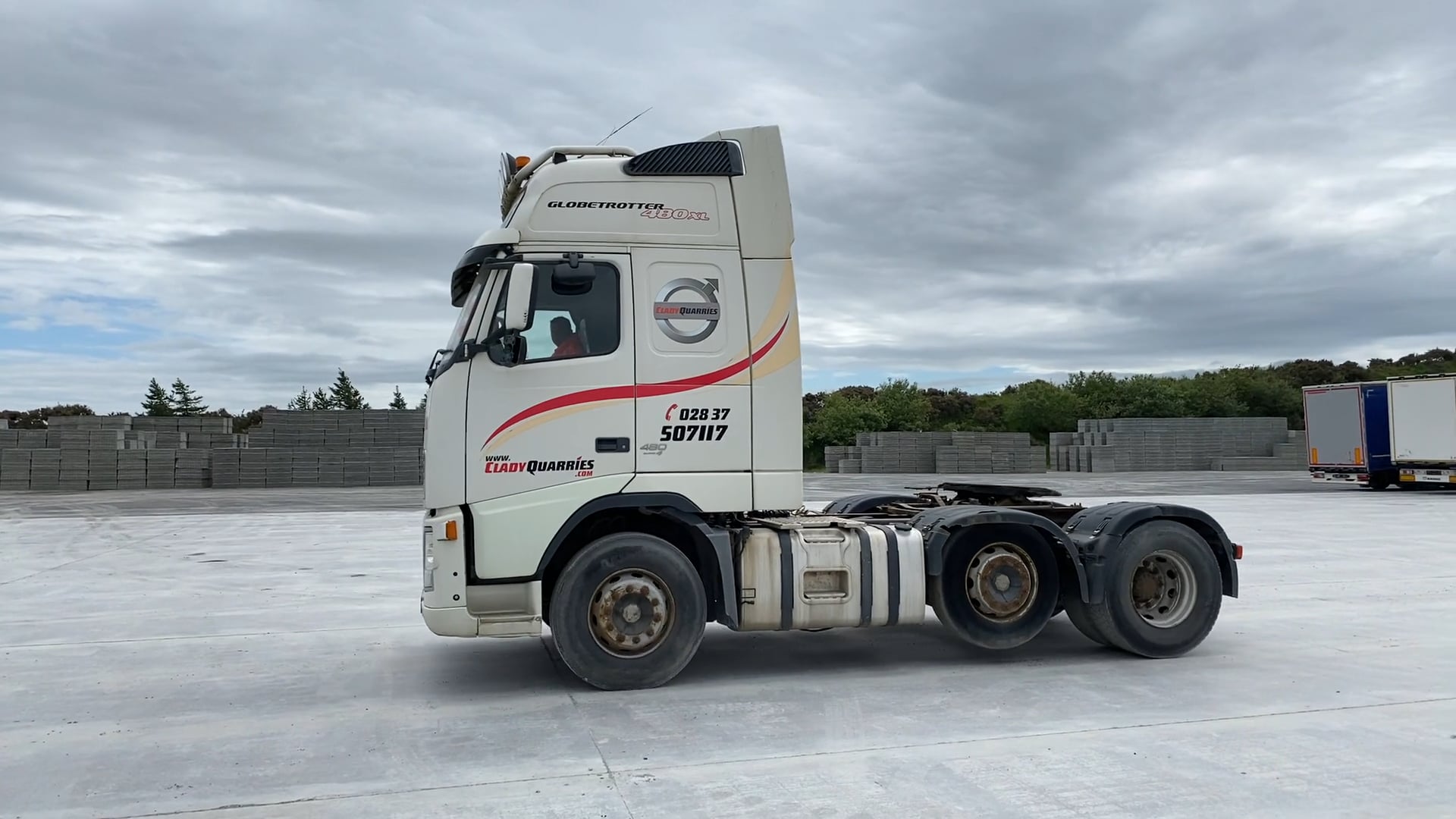 Volvo FH12 6x2 Midlift Globetrotter XL Cab - Clady Quarries 21 on Vimeo