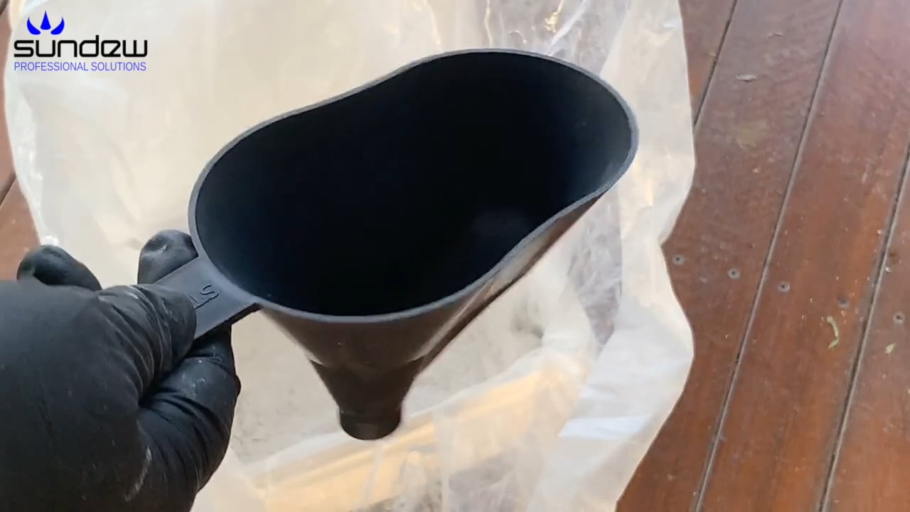 Puffer/Bulb Duster Part 2 Filling the bulb on Vimeo