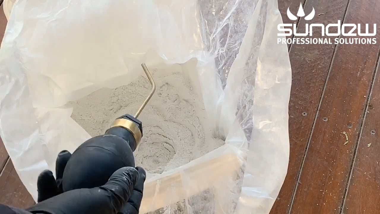 Puffers/Bulb Dusters, Part 3 Filling a Puffer by vacuum on Vimeo