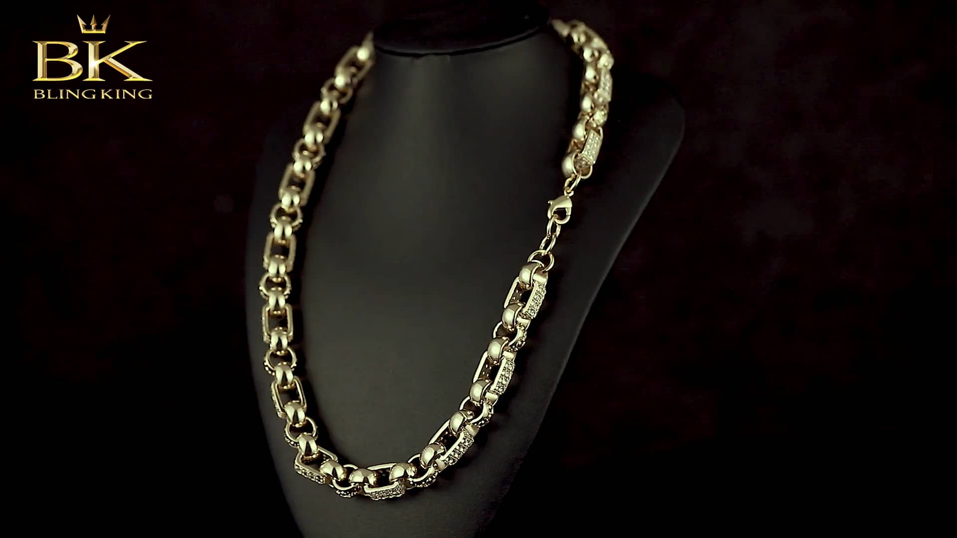 Gold XXL Gypsy Link Belcher Chain on Vimeo
