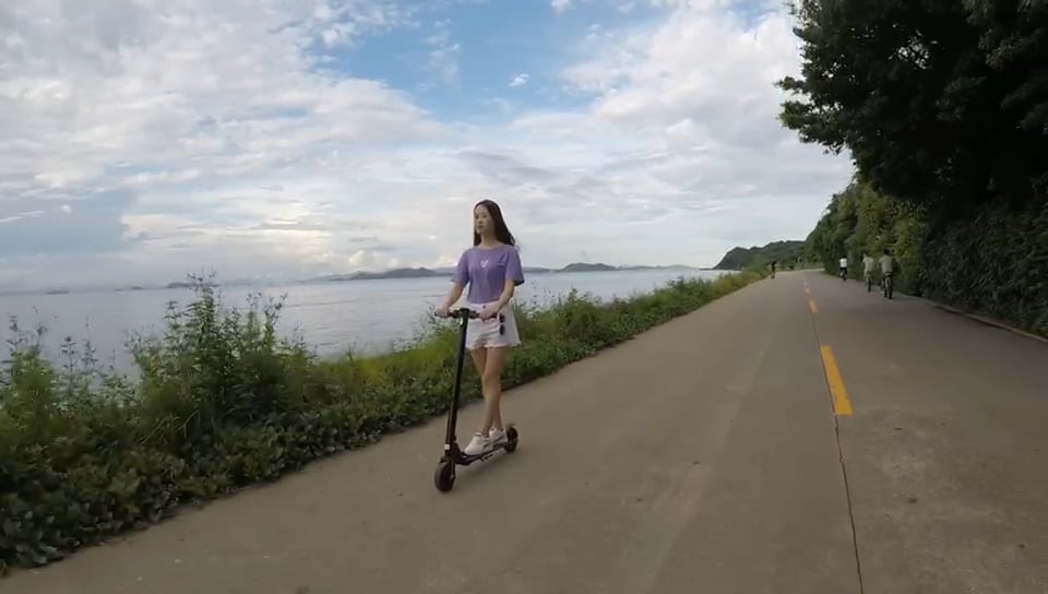Patineta Scooter Speed Max iGo on Vimeo
