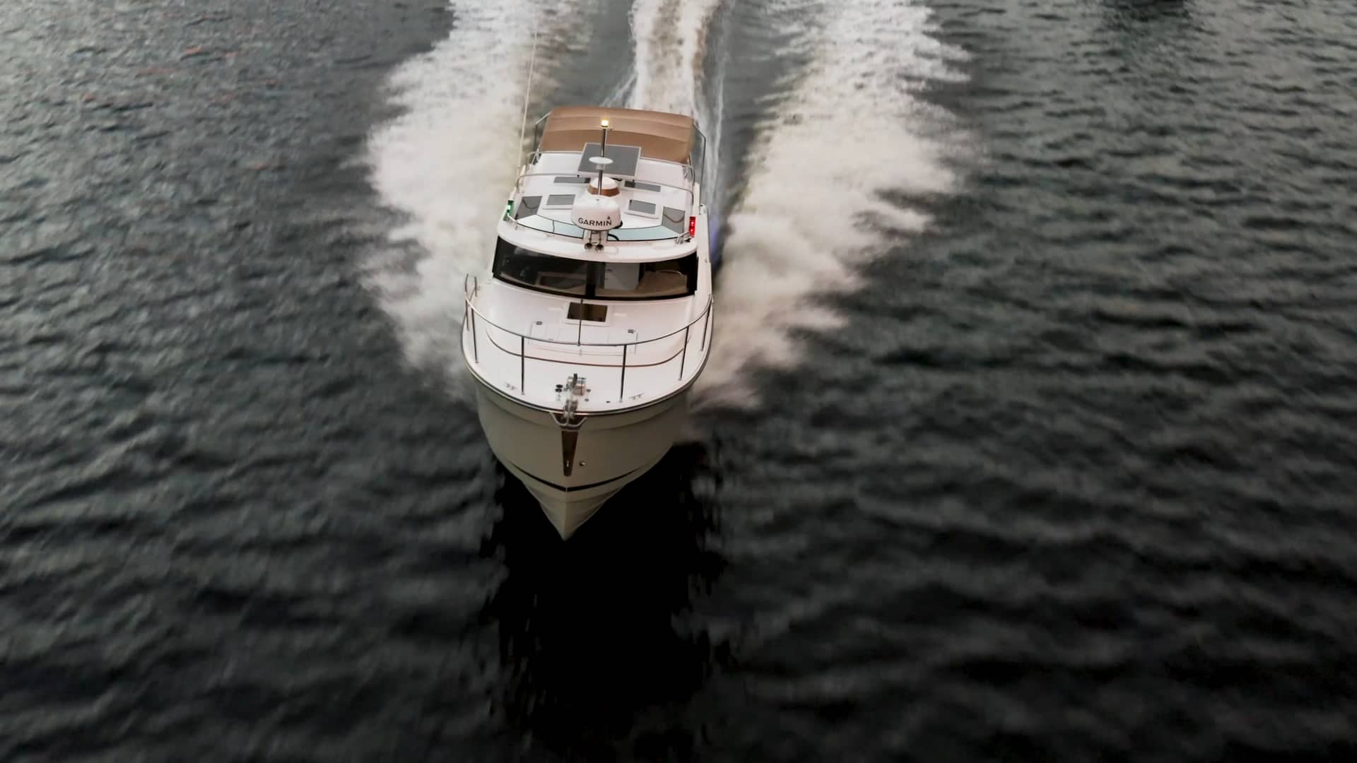 Ranger Tugs R27 - Product Walkthrough on Vimeo