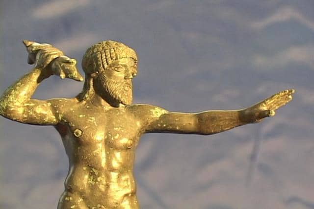 0061 Bronze statuette of Greek god Zeus throwing thunderbolt (classical ...