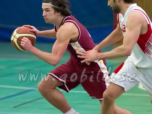 Chris Martland # 4 vs. Täby Basket (Recap) on Vimeo
