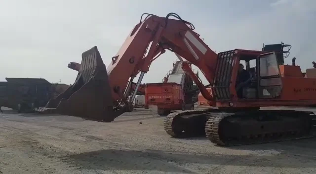 Hitachi UH181 - Clady Quarries 21 on Vimeo