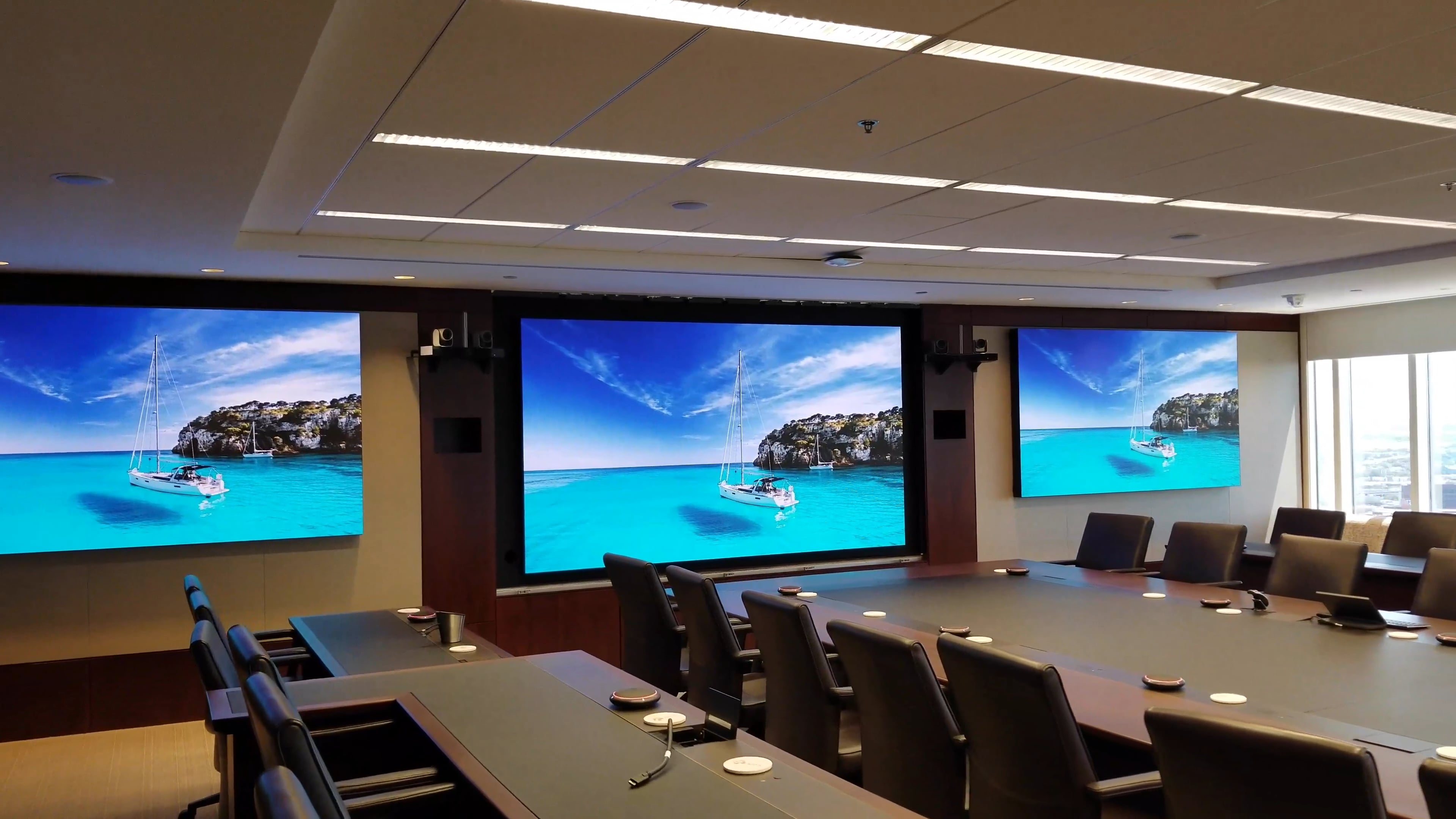 MFS Investment Management Integrates LED Video Walls at Boston HQ on Vimeo