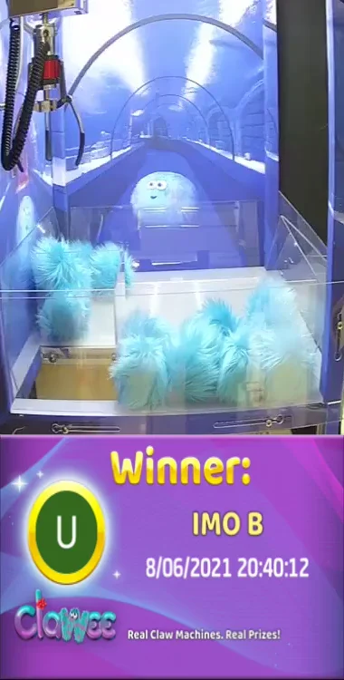 I played Clawee and won a real prize! Check it out! --->