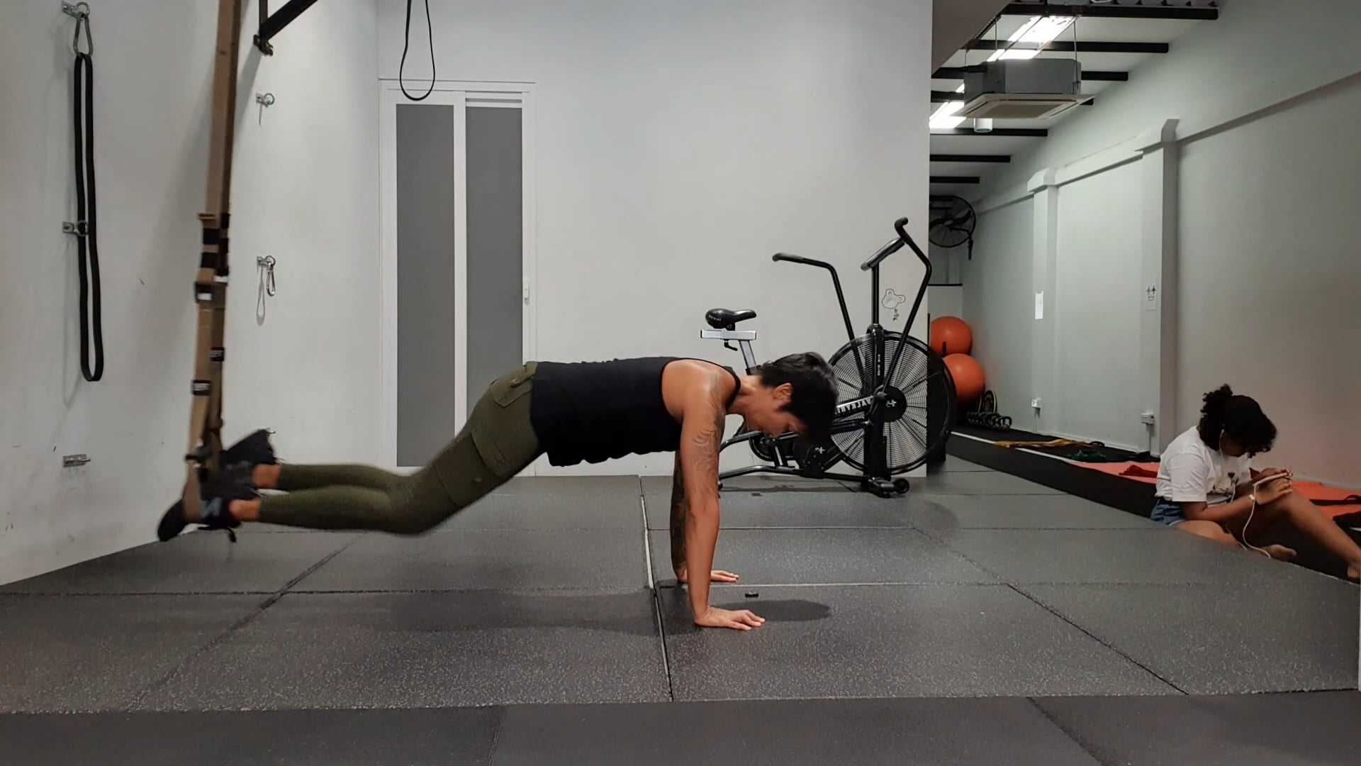 Suspended Crunches on Vimeo