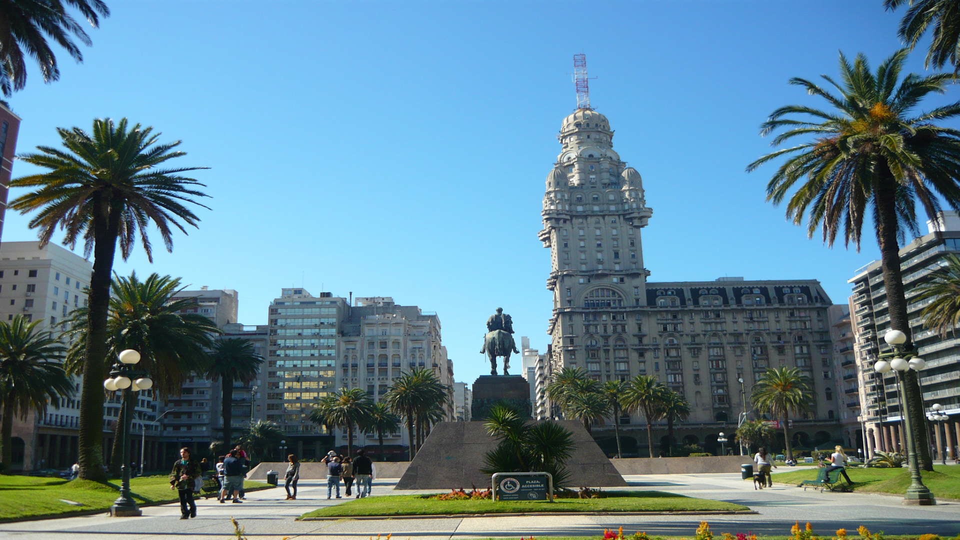 Uruguay Montevideo on Vimeo