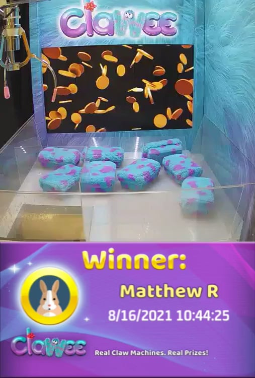 I played Clawee and won a real prize! Check it out! --->