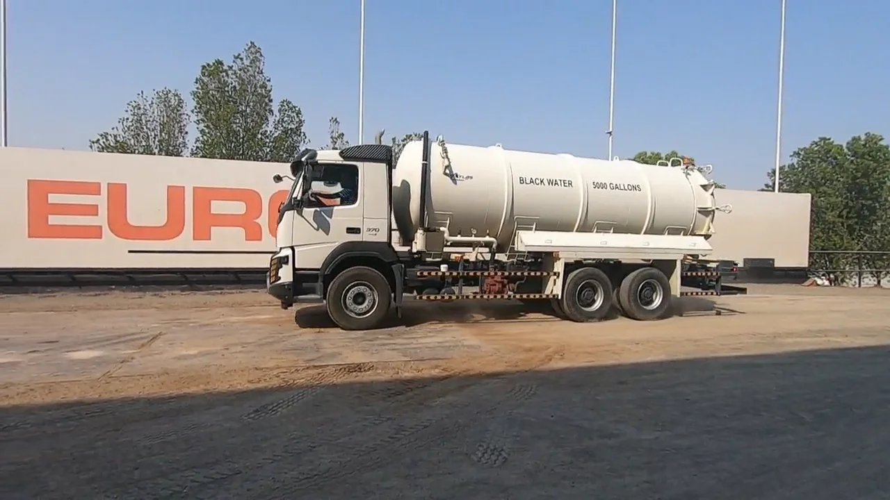 2018 Volvo FMX370 6x4 5000 Gallon SST Lorry -EA-Dubai-September21 on Vimeo