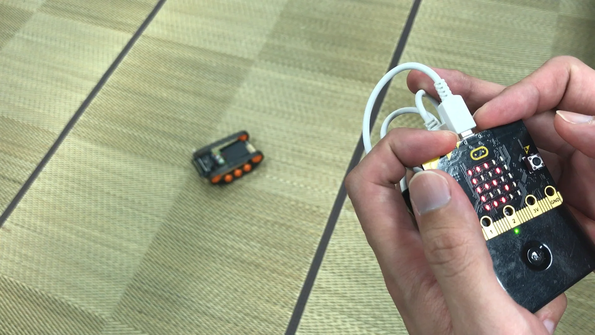 microbit_tank on Vimeo