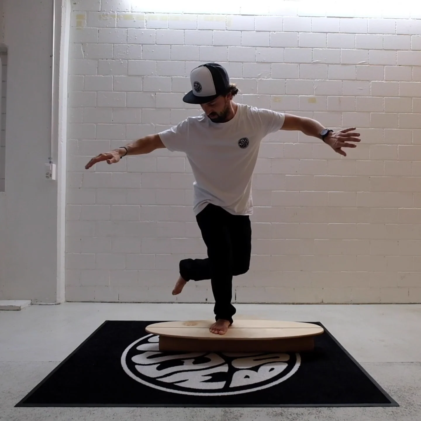 Balance Board Surf Tricks - Mecos Boards on Vimeo