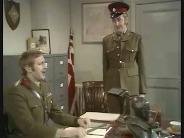 monty-python-mafia-vs-army.mp4 on Vimeo