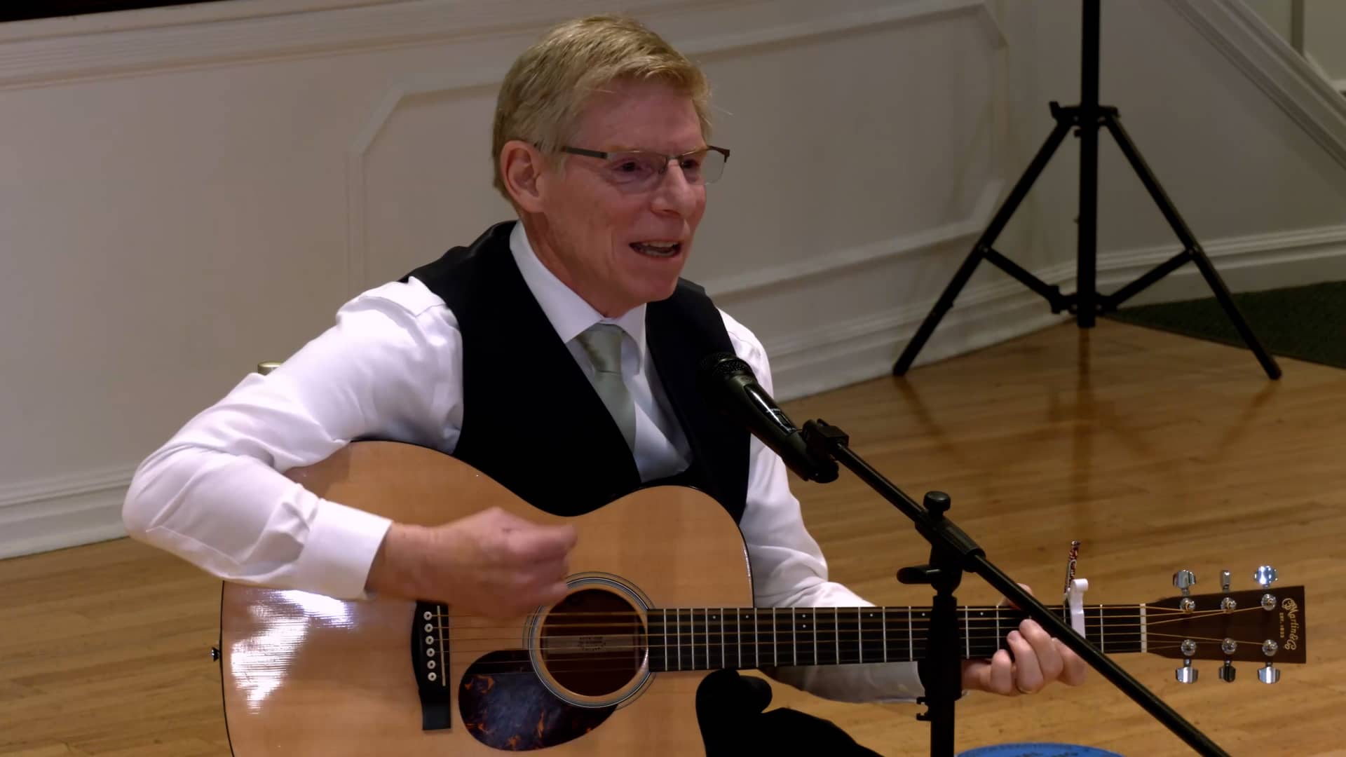 Father of the Bride Performs Acoustic Song Dedicated to New Couple on Vimeo
