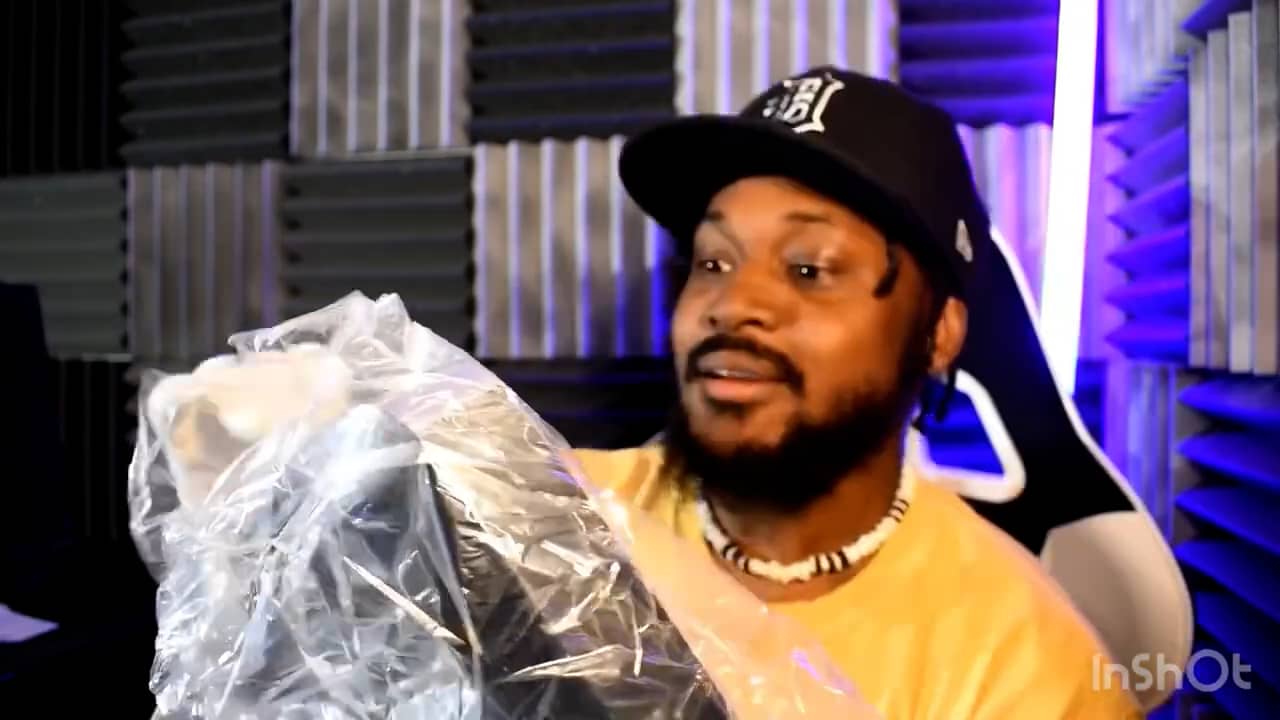 CoryxKenshin showing his diamond play button…. Congrats Cory…..mp4 on Vimeo