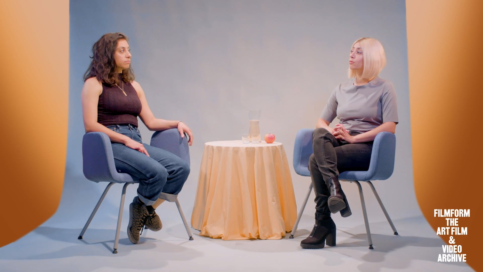 Excerpt - Roxy Farhat: Säj något snällt FITTA! (2020, 1 min excerpt) on ...