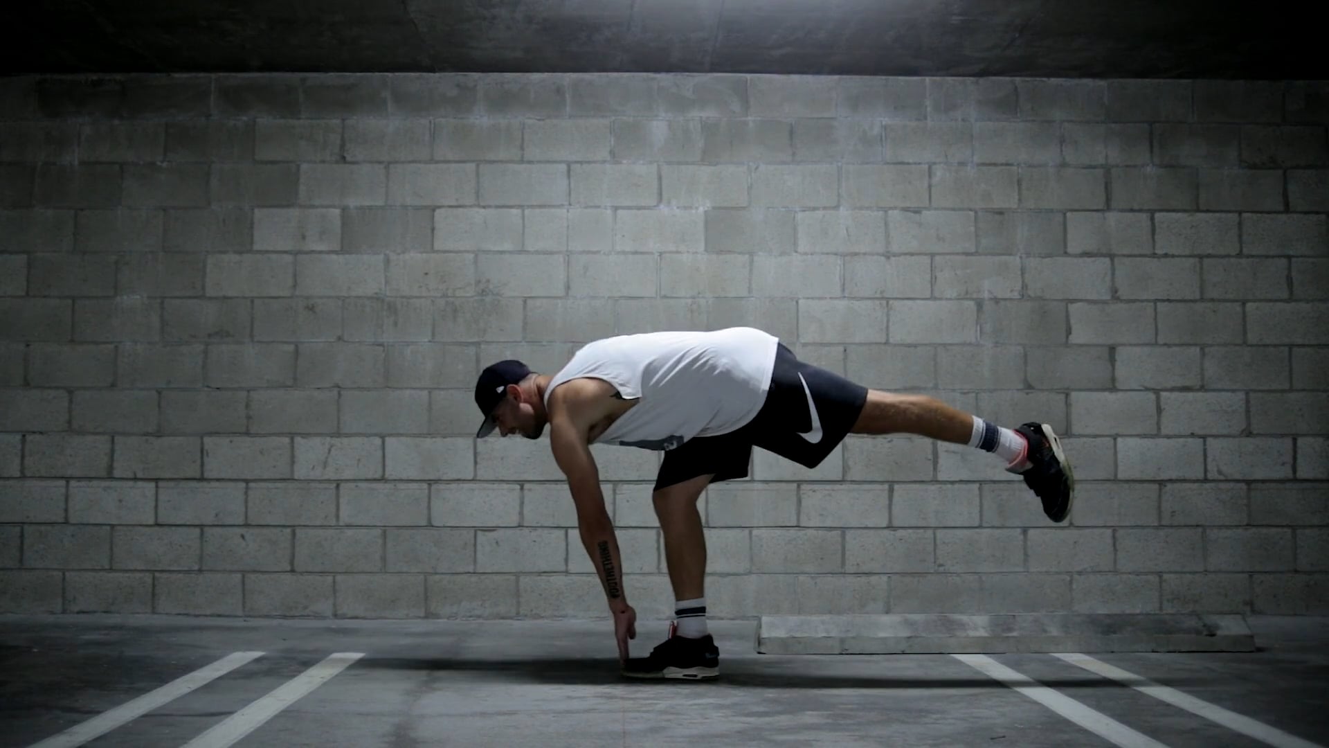 Alternating Toe Touches - Legs Advanced on Vimeo