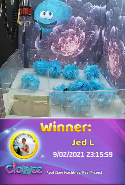 I played Clawee and won a real prize! Check it out! --->