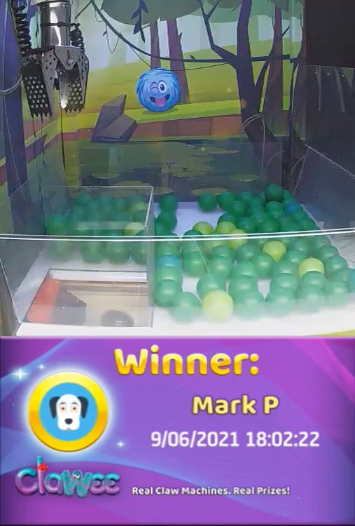 I played Clawee and won a real prize! Check it out! --->